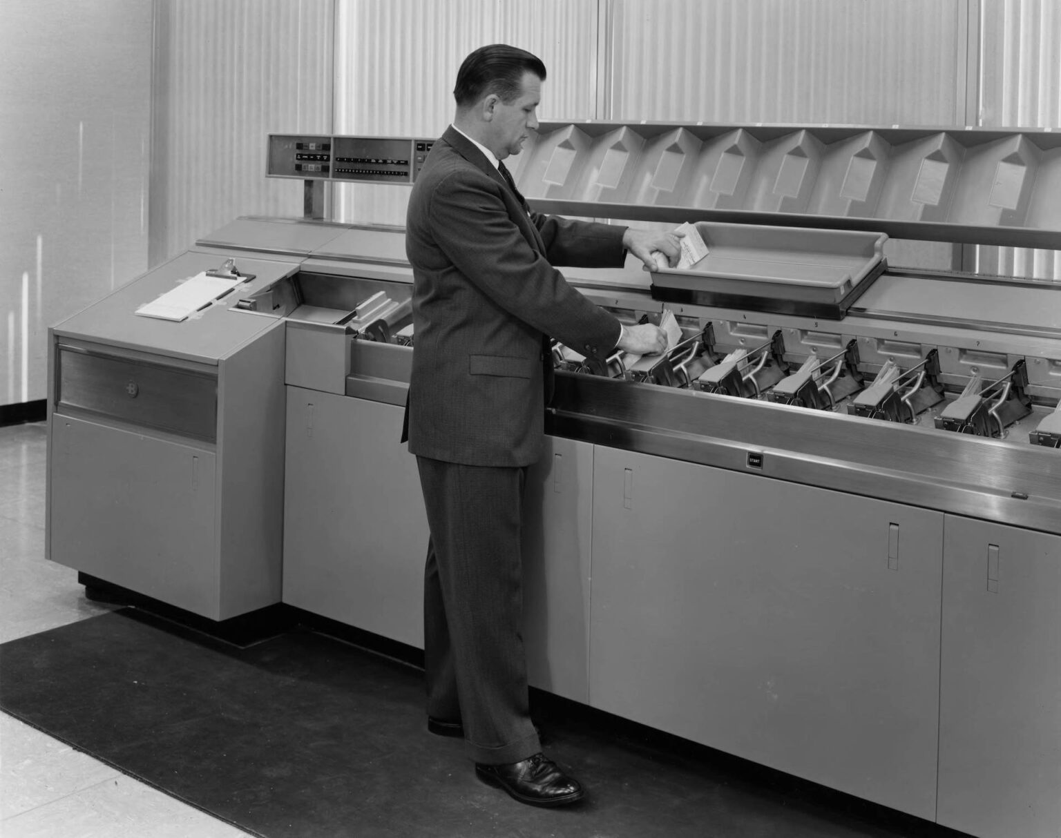 The rise and fall of the paper paycheck - ADP ReThink Quarterly